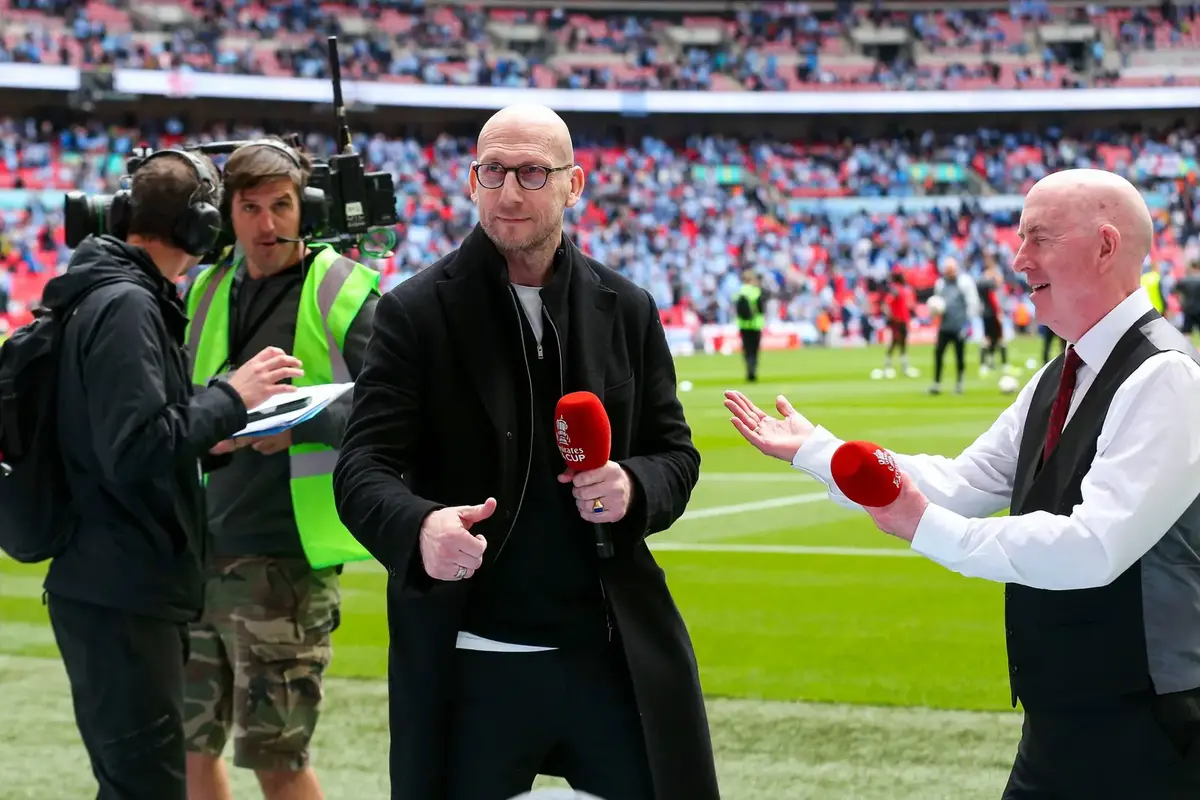 Jaap Stam Pays Tribute To Liverpool Star Who He Claims Is "The Best Defender In The World"